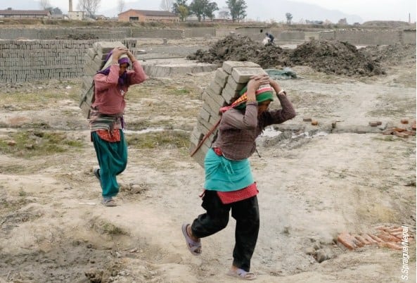 EASING A LIFE OF HARD LABOR - Maryknoll Magazine