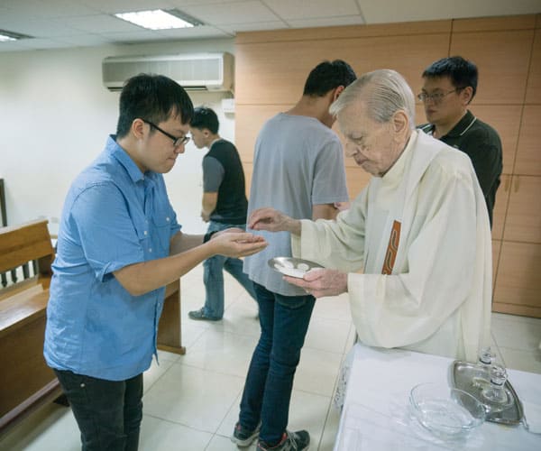 Father Doyle Helps Foster Catholic Friendship and Love in Taiwan