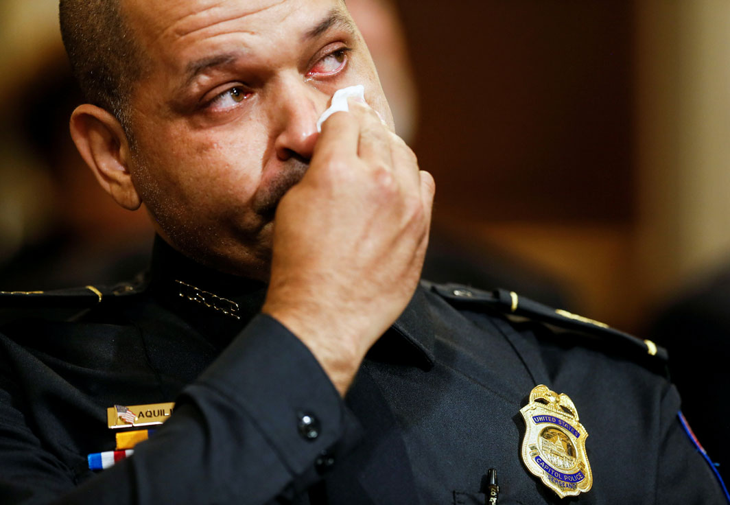 Chaplain Still Counseling Police One Year After Capitol Insurrection ...