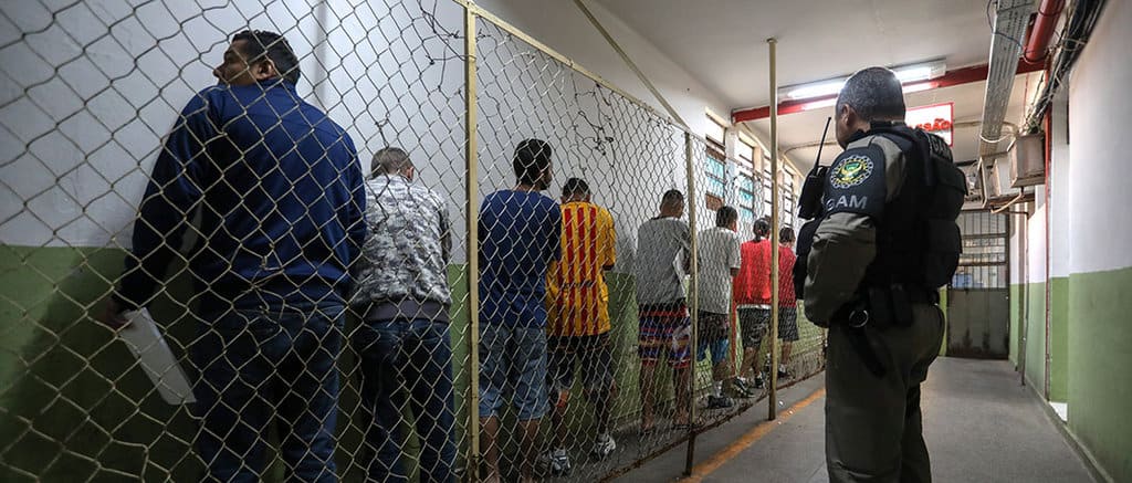 Catholics Both Minister and Advocate in Brazil's Prisons - Maryknoll ...