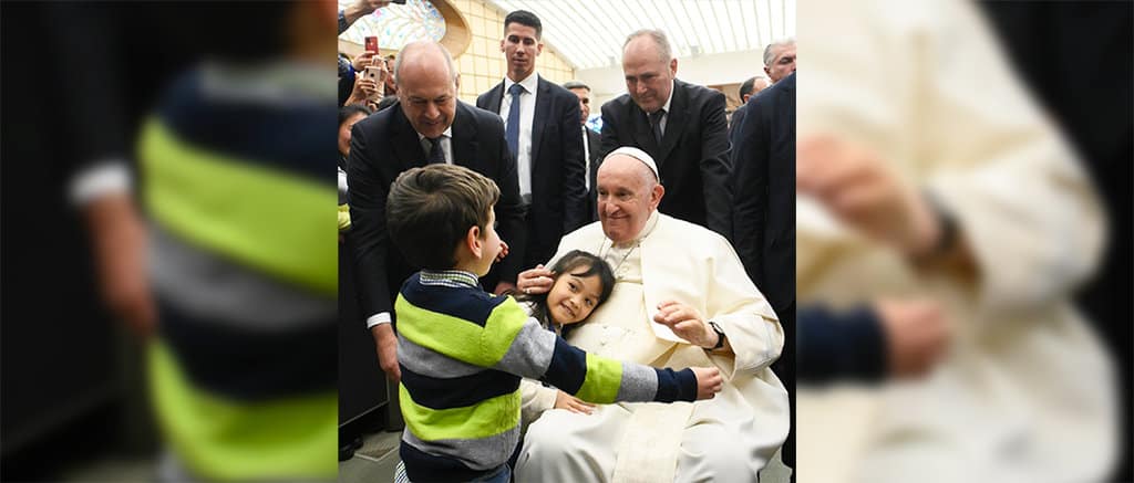 Pope Lauds Humanitarian Corridors for Migrants, Refugees - Maryknoll ...