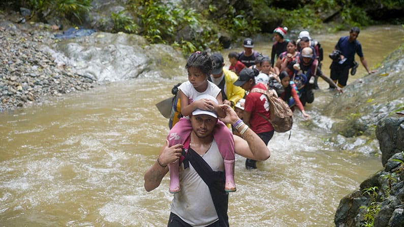 Overwhelmed by Migrants, Costa Rica Declares State of Emergency ...